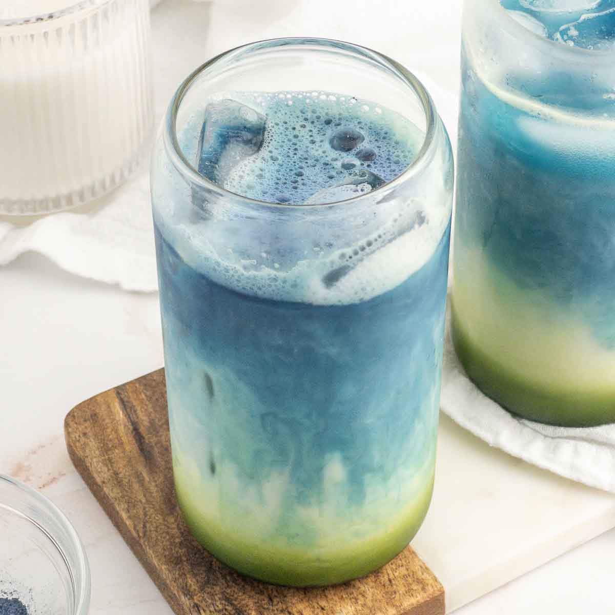 Cold Brewed Butterfly Pea Matcha Latte - Easy Chickpeasy